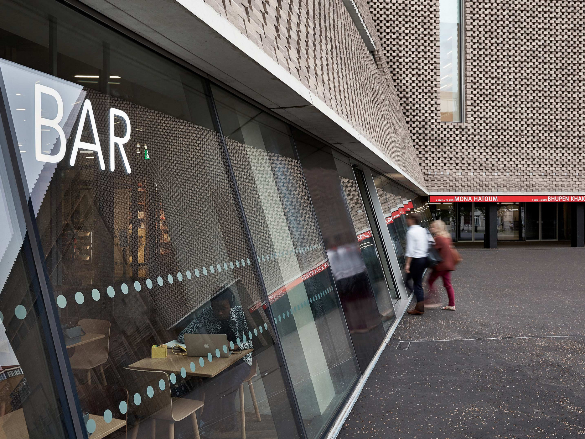 Tate Modern – Wayfinding and signage – Cartlidge Levene